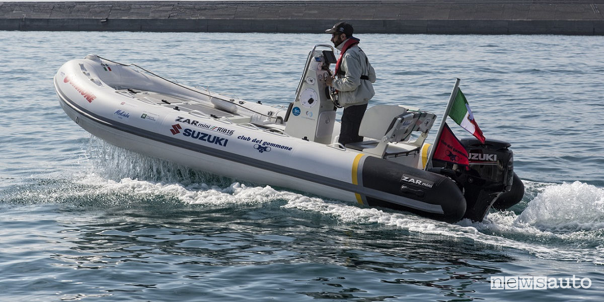 Motore Suzuki per raggiungere Gibilterra in gommone | newsauto.it