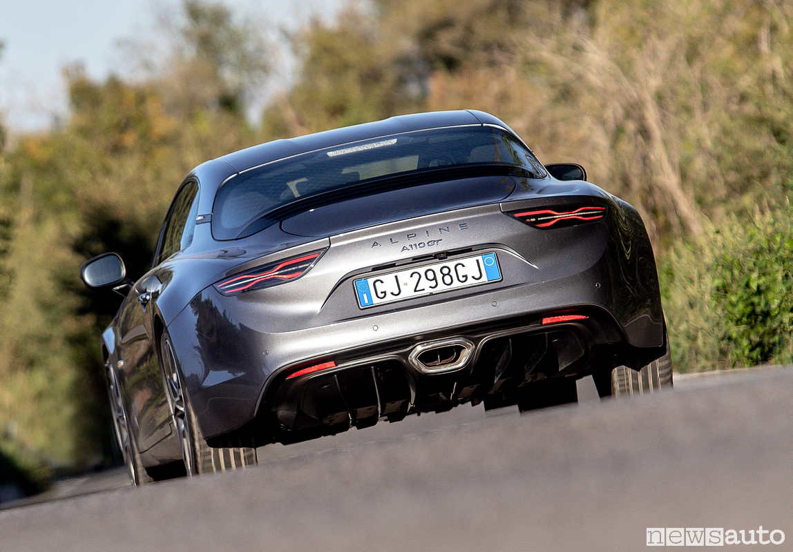 Alpine A110 GT, prova su strada come va | newsauto.it