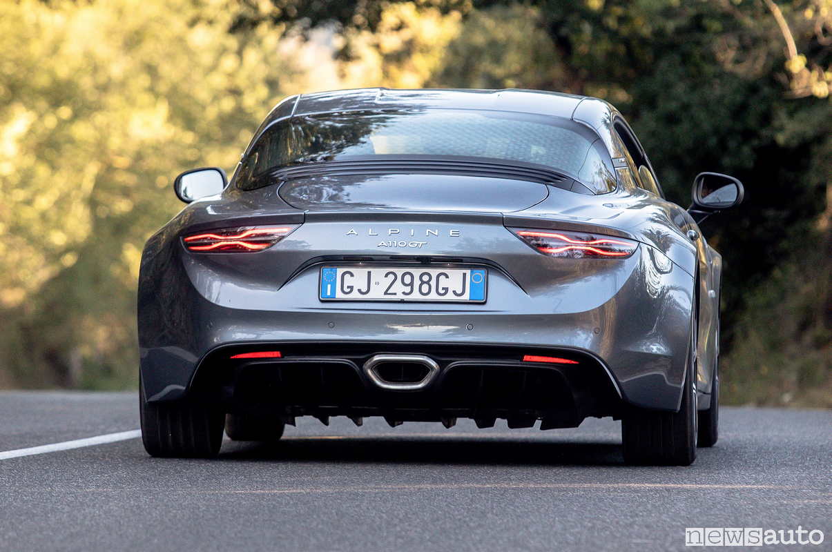 Alpine A110 GT, prova su strada come va | newsauto.it