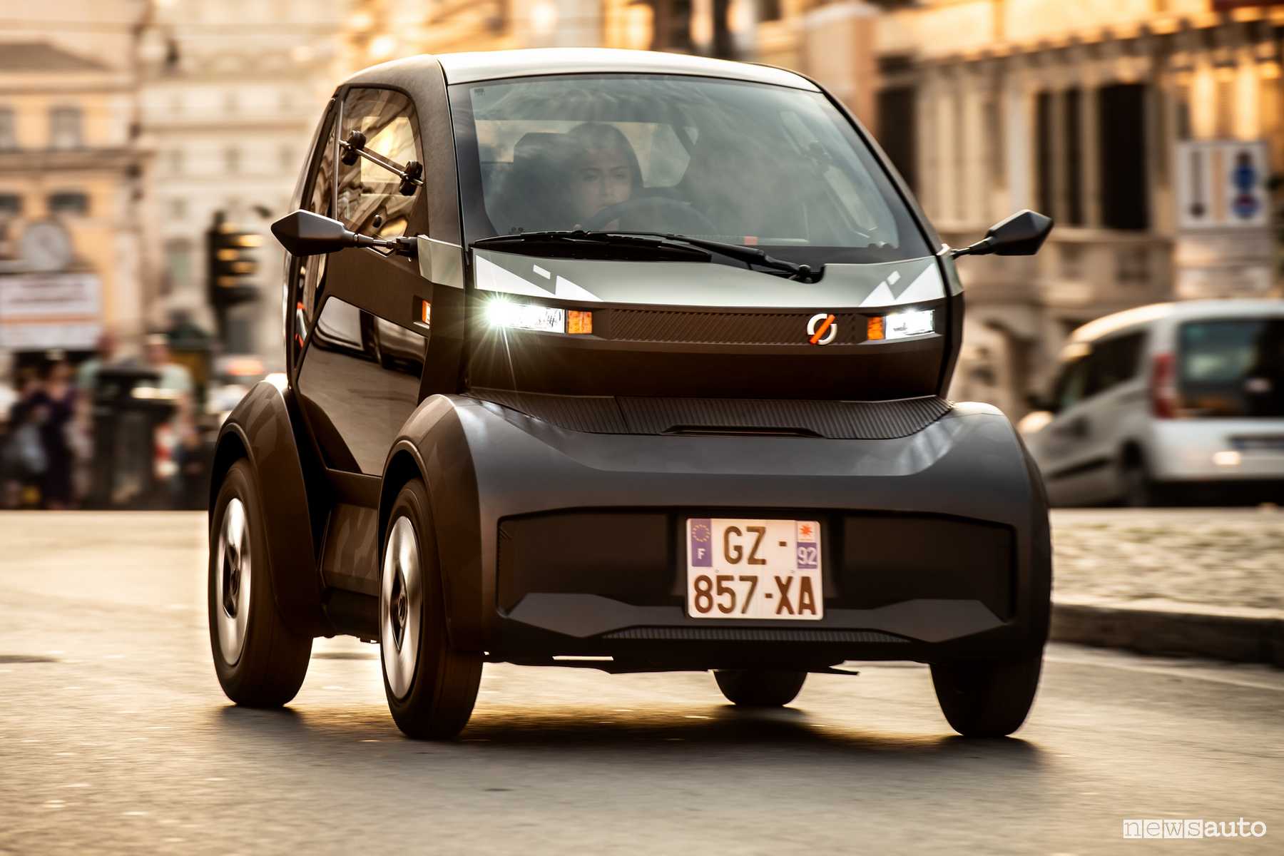Mobilize Duo, caratteristiche e prezzo della microcar elettrica erede ...